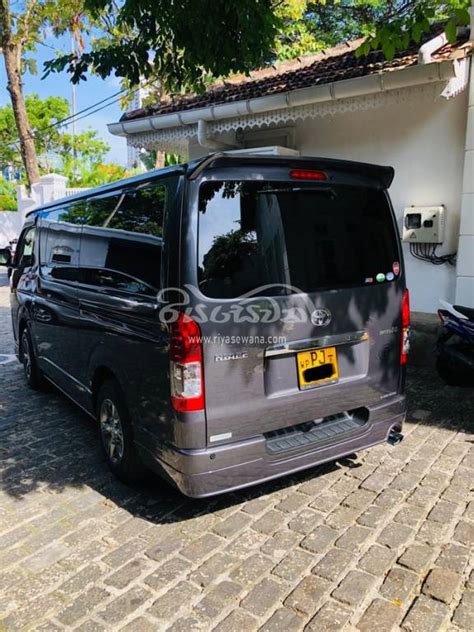 Toyota Hiace Trh 200 Super Gl Kdh Used 2016 Petrol Rs 17800000 Sri Lanka