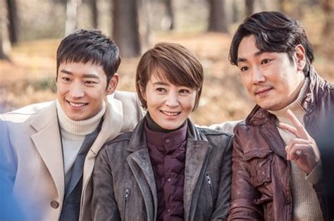 韓劇《信號signal》出中文版的書了～！原著劇本上、下集推出一次回味個夠 Ksd 韓星網 韓劇