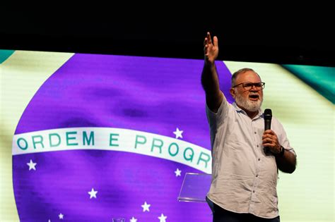 Brasil foi tema de intercessão coletiva no Culto de Oração Verbo da Vida Campina Grande Sede