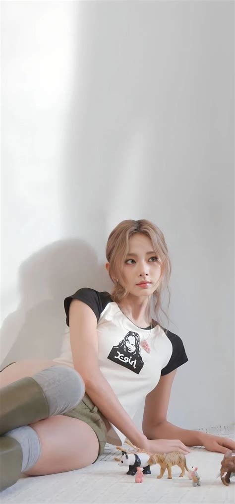 Pin By Konstantin López On Tzuyu In 2025 Kpop Girls Tzuyu Wallpaper