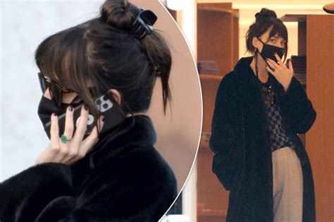 Chris Martin And Dakota Johnson May Have Gotten Engaged Here S Why