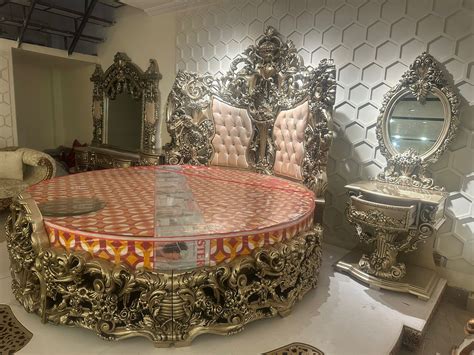 Classical Round Bed Designs Haq Bahoo Furniture Chiniot Pakistan