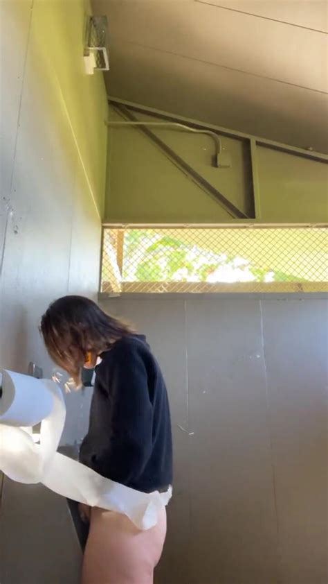 Outdoor Public Bathroom Standing Urinal Piss