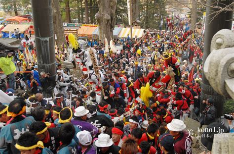 長野県諏訪市 「御柱祭」は7年に一度の日本三大奇祭（その3上社里曳き） 美しい日本、この一枚。
