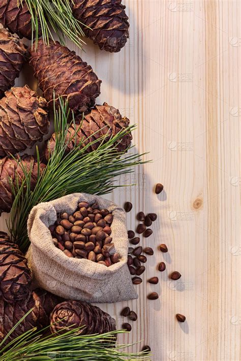 雪松树球果和种子 花瓣网