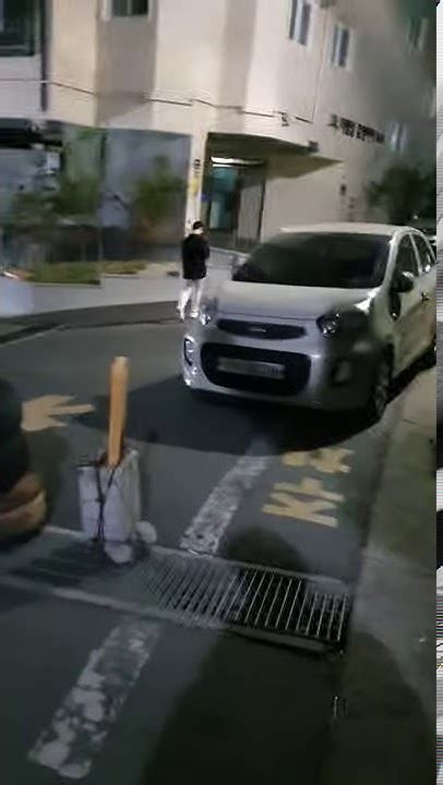 안경쓰고 바로내앞에 지나간 남자는 부모와 함께 조직스토킹 살인범죄 지령받는데 지난번에는 내가 당고개역 2층 내려가자 정확하게