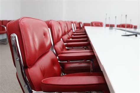 社労士が調停などの代理や同行者として従業員と交渉をおこなうのも禁止されているか Legalmagic