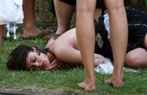 Cambridge Babes Know How To Party 35 Pics