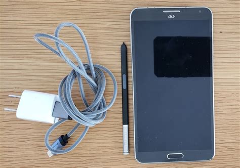 【目立った傷や汚れなし】送料無料 Samsung Galaxy Note3 ギャラクシーノート3 本体 充電用ケーブル、電池パック付き の