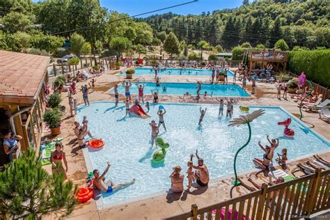 ALIMENTER DES RéSEAUX SOCIAUX QUAND ON A UN CAMPING l exemple du