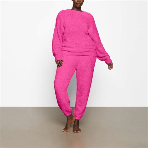 Cozy Knit Unisex Pullover Pink Cozy Knit Unisex Pullover Pink