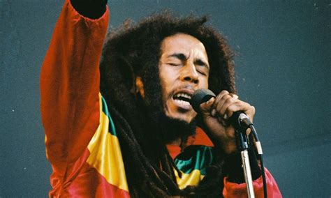 Biografía de Bob Marley la historia del símbolo del reggae LETRAS