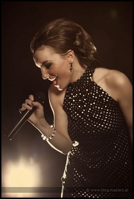 Anna Gogola Sesja zdjęciowa wokalistki znanej z Mam Talent FOTOGRAF