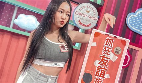 รวมรูปภาพของ สาวนุ่งชุดว่ายน้ำแซ่บริมสระ แต่ต้องอายม้วน ท่อนล่างเป็นเหตุ เตือนสาวๆ ระวังเป็นแบบ