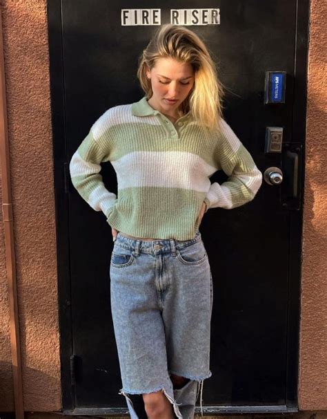 Sarah Grey Outfits Style And Looks K4 Fashion