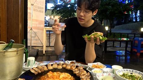 비도오고 적적하네요 삼겹살에 소주먹으면서 한마디하겠습니다 Youtube
