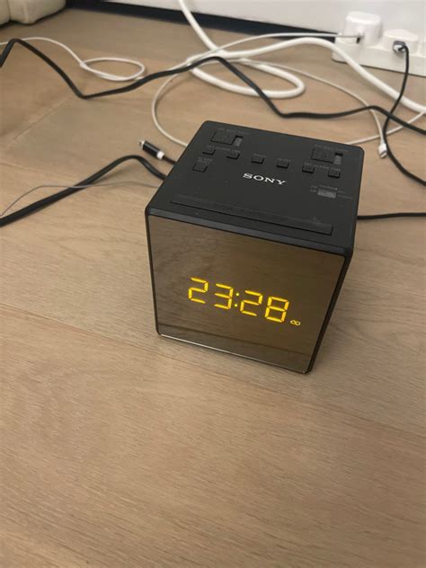 Sony Clock Furniture And Home Living Home Decor Clocks On Carousell