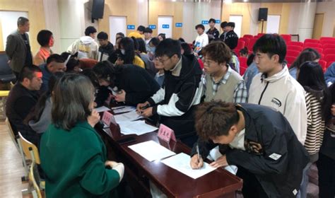 我校举办2021年春季勤工助学校内招聘会 合肥职业技术学院 学工部学生处