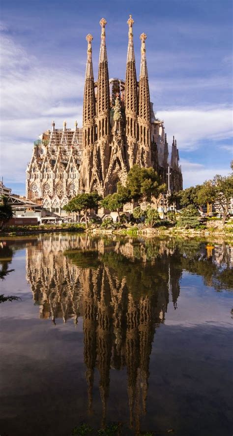 Estos Son Los 10 Lugares Que Tienes Que Visitar En Barcelona Estas Son