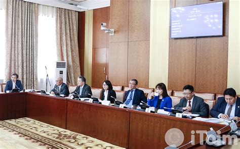 Л Оюун Эрдэнэ Тавдугаар Үндсэн хууль батлахгүйн тулд додомдсон өөрчлөлт хийж байх шиг байна