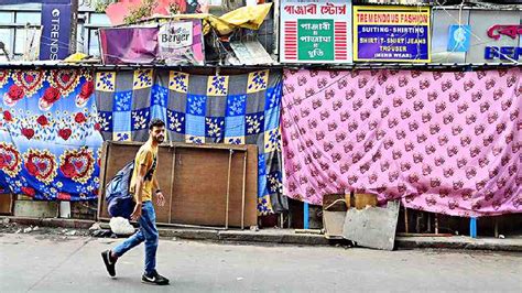 Street Hawking Ugly Is Replaced By Ugly Gariahat Hawkers Choose