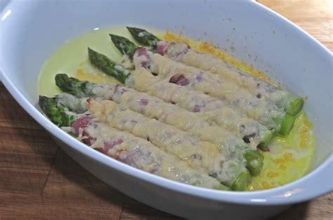 Chřest zapečený s prosciuttem a parmezánem Český chřest Český chřest