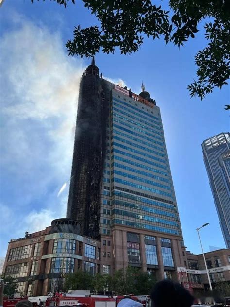 又是火灾：822天津高楼着火，是典型的“烟囱效应”！ 知乎