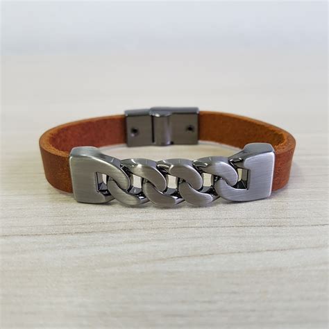 Pulseira masculina de couro e fecho magnético Elo7
