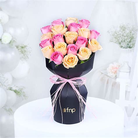 Blushing Rose Love Elegance Delivery In Singapore Fnp Sg