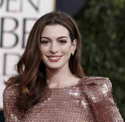 Anne Hathaway To Play Lesbian Aunt On Glee Syracuse Com
