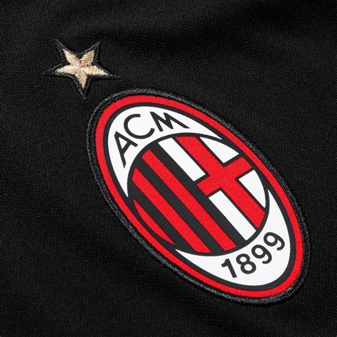 FOTO Milan Presentata La Terza Maglia Per La Stagione 2018 2019