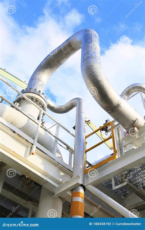 Pijpleidingen Op Olie En Gasplatform Voor De Productie Van Olie En