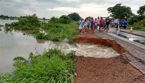 Fortes chuvas abrem cratera em rodovia do Maranhão O Imparcial