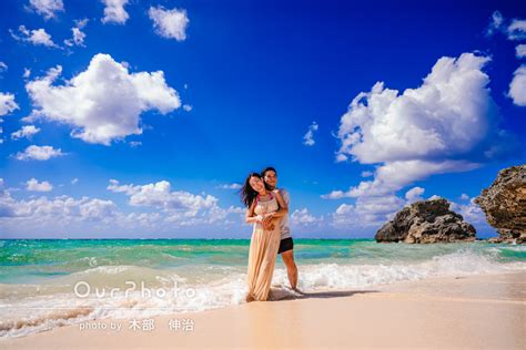 「本当に楽しい時間」沖縄の美しい海をバックにカップルフォトの撮影｜ourphoto（アワーフォト）
