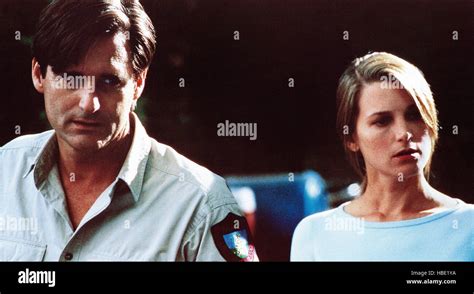Lake Placid Form Left Bill Pullman Bridget Fonda 1999 Tm