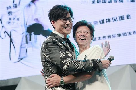 罗时丰为练舞拉断脚筋 祝薛之谦复合被黄子佼调侃手机新浪网