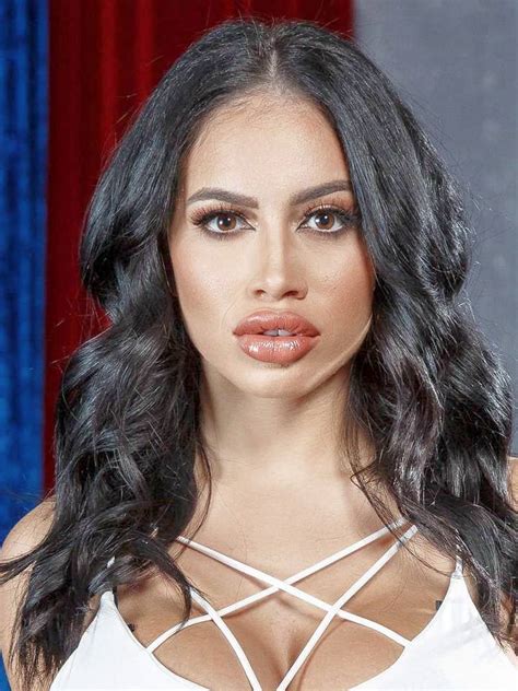 Victoria Junes Instagram Twitter And Facebook On Idcrawl
