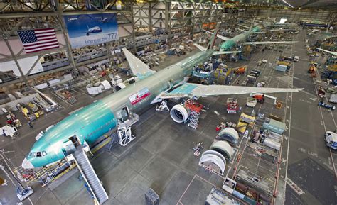 At Boeing S 777x Wing Factory Robots Get Big Jobs 2016 12 12