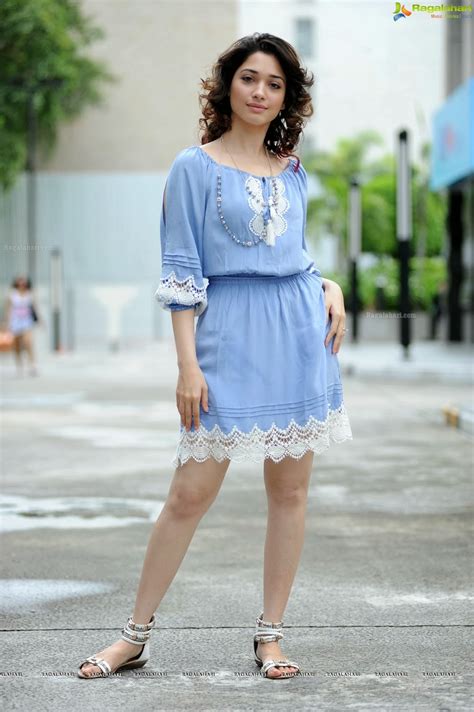 Celebrity Legs And Feets Tamanna Bhatia Showing Her Creamy Legs And Feet