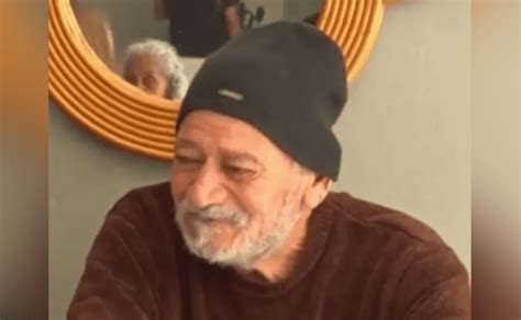 Anciano En Asilo Pide Abrazar A Sus Hijos Como Regalo De Navidad