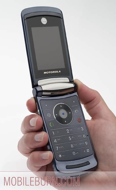 Motorola RAZR2 V8 Hands-On Shots | iTech News Net