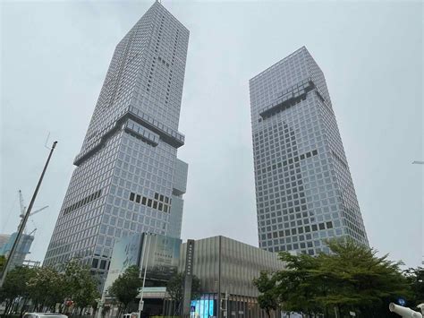 神州数码 超总总部有一栋超级公寓推出名字叫超总壹号去年神州数码营收1200亿净利12亿这一个地产卖掉盈利能翻 雪球