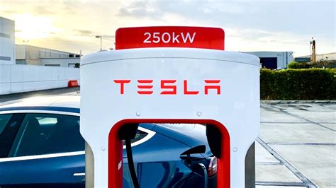台灣特斯拉 Tesla 公佈 V3 超級充電、超時佔用費 C Jay Tech