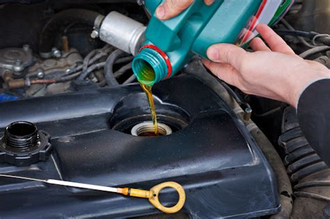 Kenali Tampilan Umur Pakai Dan Fungsi Oli Mesin Mobil
