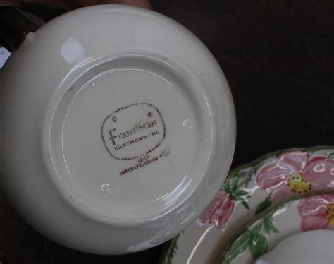 Lot Franciscan Desert Rose Dinnerware Set