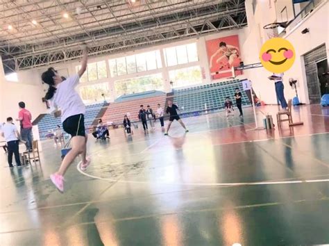 语文老师nana on Twitter 好舒服一身汗我得休息一下做会观众 这位飞身的女同事打的非常棒 语文老师nana https