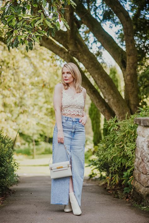 A Stradivarius Long Denim Maxi Skirt Outfit Ford La Femme