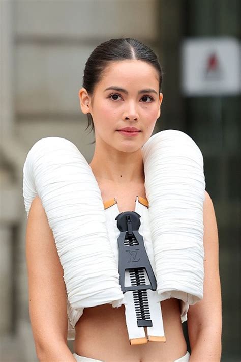 ญาญ่า อุรัสยา กับลุคสุดล้ำ ร่วมชมแฟชั่นโชว์หลุยส์ วิตตอง ปารีส แฟชั่น วีค