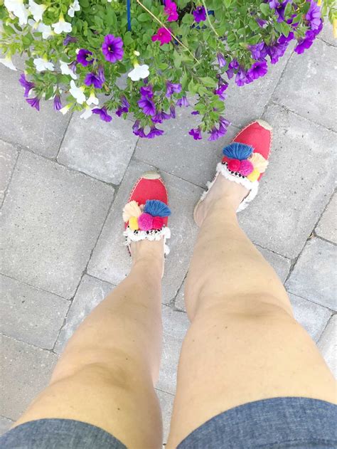 Soludos Pom Pom Mule Review ⋆ Chic Everywhere