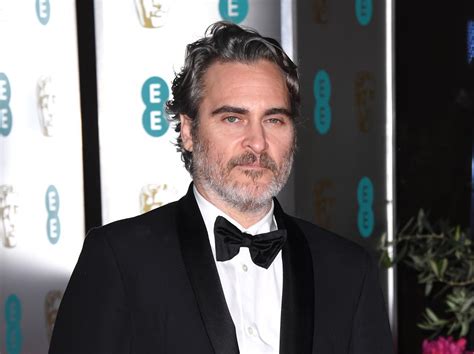 『ジョーカー』ホアキン・フェニックスが“王族”の前で「緊張」するとこんな『行動』にでる Frontrow